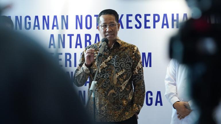 Menteri Hukum Tanggapi Status WNI Eks TNI AL Yang Kini Jadi Tentara ...