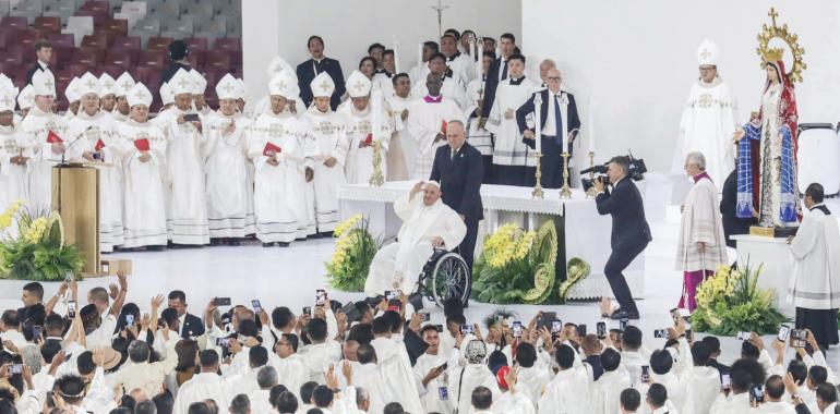 Misa Akbar, GBK Bergetar, Paus: Jangan Lelah Bangun Perdamaian