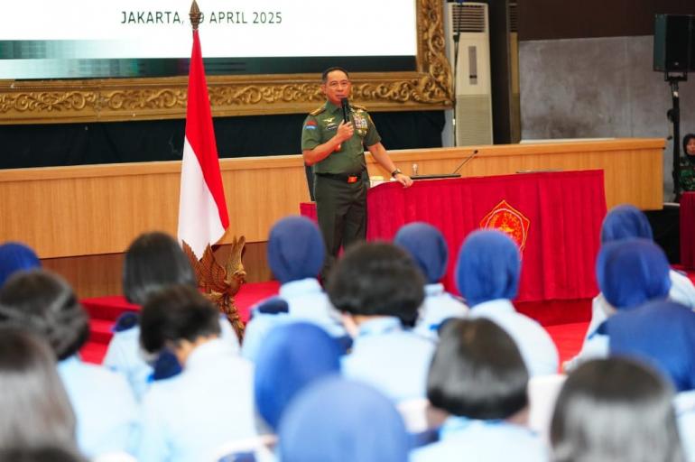 Panglima TNI Beri Pembekalan Kepemimpinan Kepada Siswa Taruna Nusantara