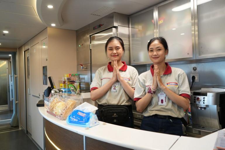 Penumpang Bisa Buka Puasa Di Whoosh, Tapi Simak Dulu Imbauan KCIC