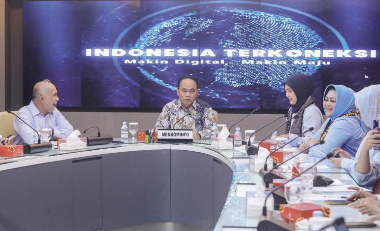 Perangi Judi Online Kominfo Batasi Transfer Pulsa