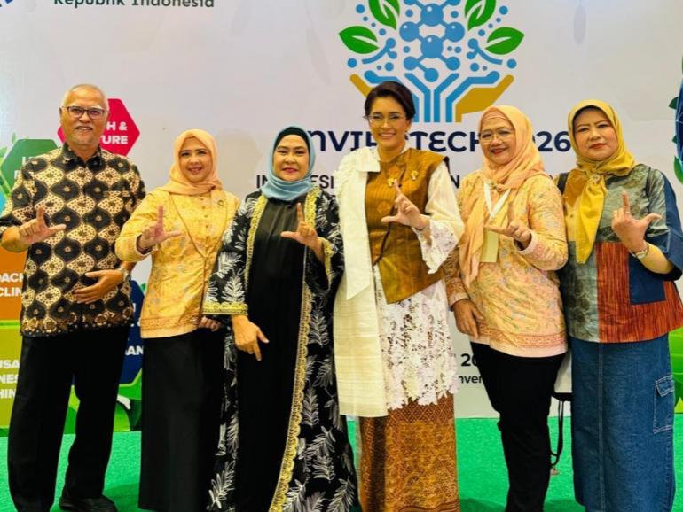 Perempuan Jadi Garda Depan Pengelolaan Sampah Dan Gaya Hidup Hijau