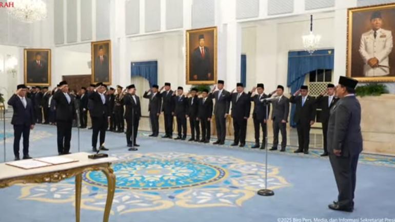 Prabowo Lantik 4 Menteri Baru, Termasuk Menkeu Dan Menteri Haji-Umrah
