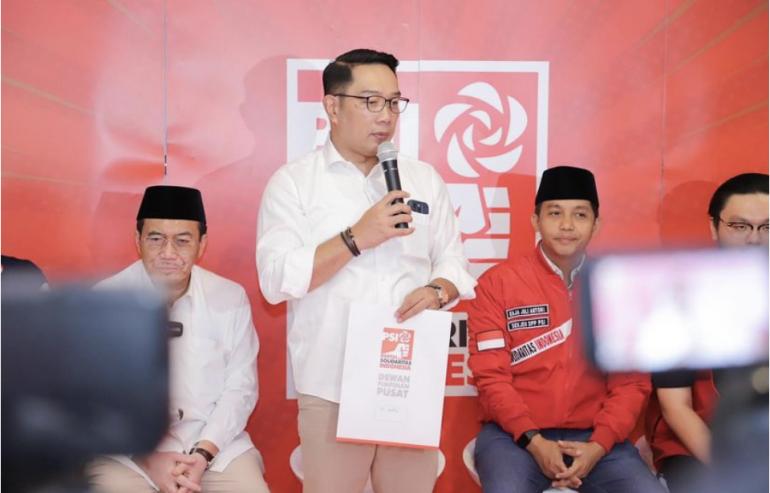 Raja Juli Serahkan SK PSI Untuk Bakal Cakada Jakarta Dan Jateng, Ini ...