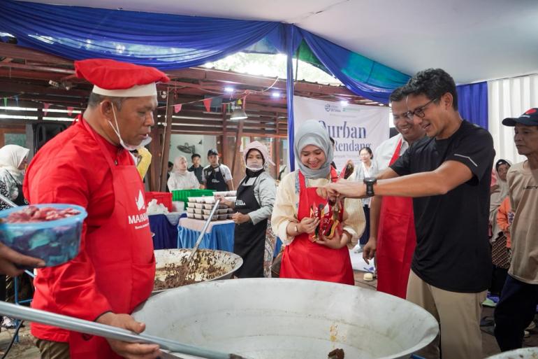 Rendang Jadi Senyuman di Kampung Cahaya Menteng Atas Ala Sandiaga Uno