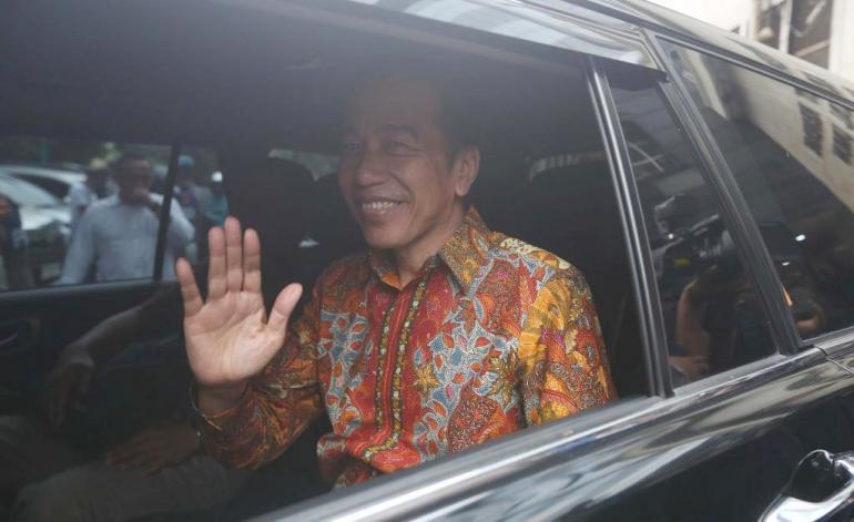 Roy Suryo & Tifa Ditangkap Polisi, Jokowi: Ikuti Proses Hukum