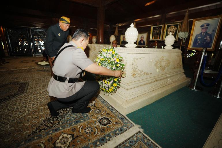 Hari Bhayangkara, Kapolri Akan Ziarah Ke Makam Gus Dur-Bung Karno Besok