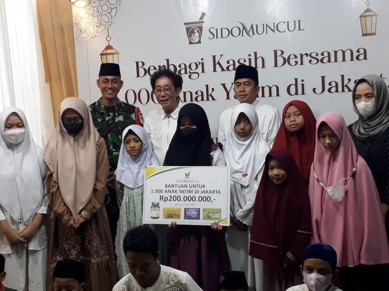 Sido Muncul Berbagi Kasih Bersama 1.000 Anak Yatim Di Jakarta