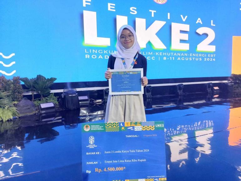 Siswi SMA Unggulan Rushd Sragen Juara Nasional Karya Tulis Kementerian LHK