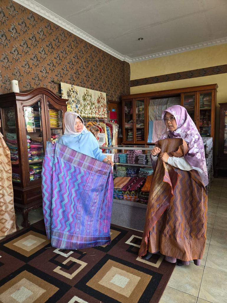 Siti Fauziah Tegaskan Tenun Garut Punya Prospek Bagus