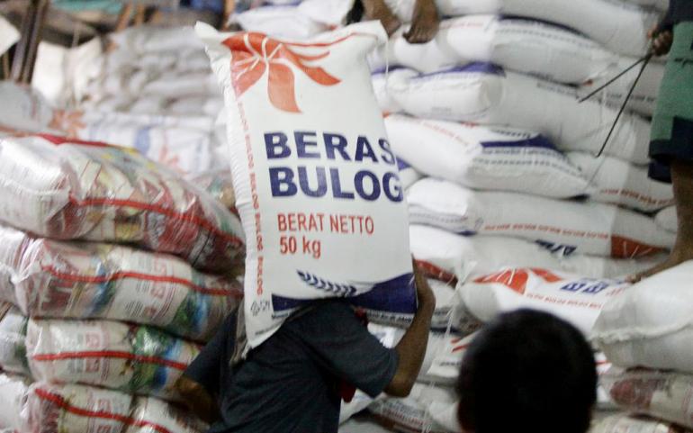 Stok Beras 3,3 Juta Ton, Gudang Bulog Penuh