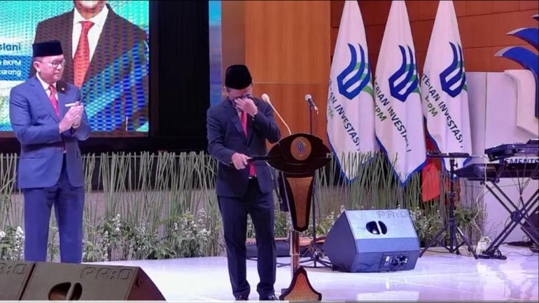 Tangis Pecah Saat Sertijab, Bahlil: Pak Rosan Senior Saya, Lebih Baik ...