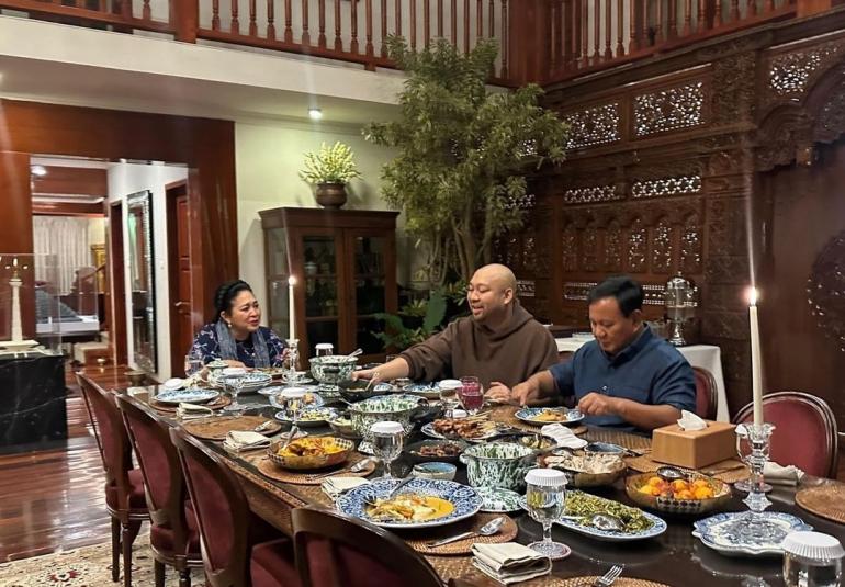 Tanpa Caption, Prabowo Posting Bukber Bareng Mbak Titiek Dan Anak