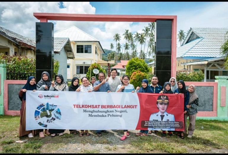 Telkomsat Dorong Transformasi Digital Di Maluku Utara Lewat Program CSR