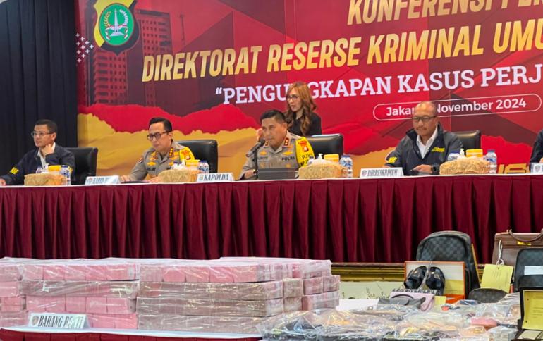 Usut Tersangka Judol Di Komdigi, Polisi Sita 166 M