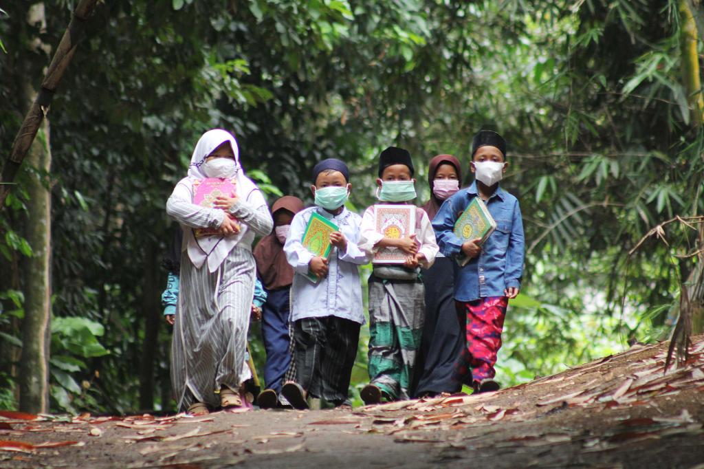 Aktivitas Pesantren Kaum Dhuafa dan Anak Yatim
