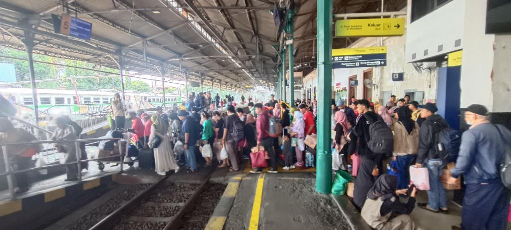 Arus Balik Mudik Di Stasiun Tugu Yogyakarta