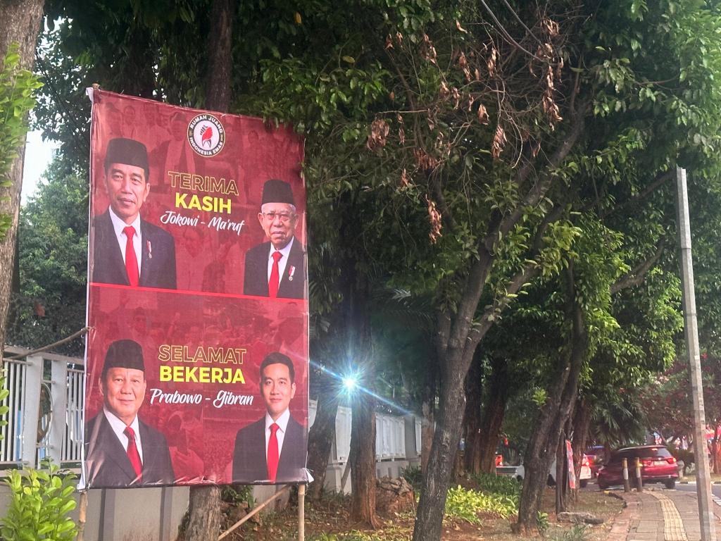 Baliho Terima Kasih Jokowi, Selamat Bekerja Prabowo