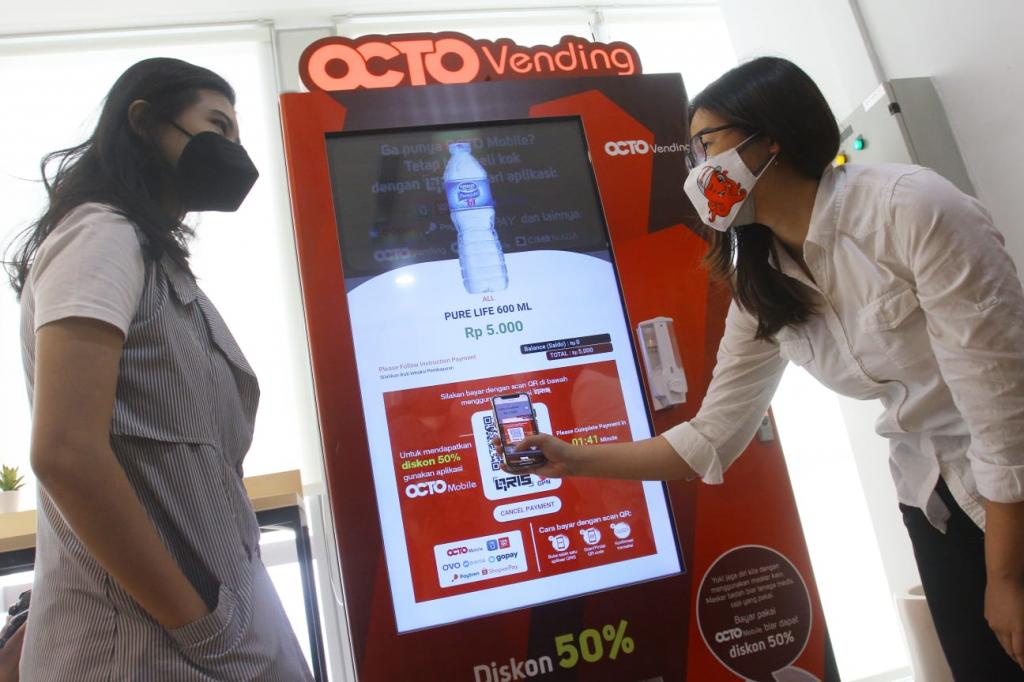 Belanja Sehat dan Aman di OCTO Vending CIMB Niaga