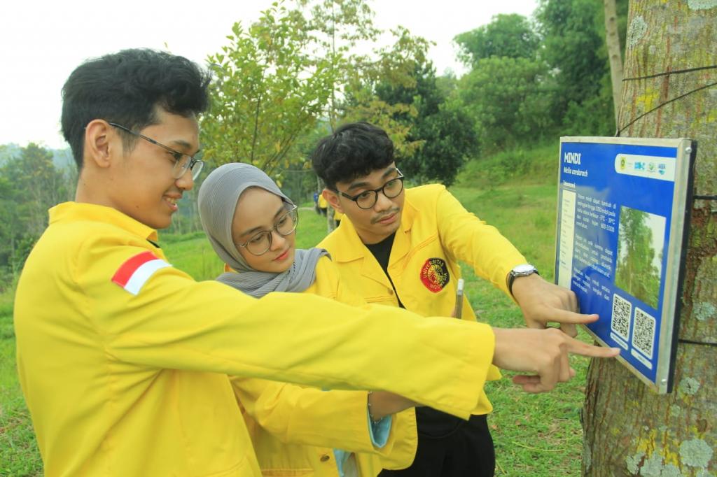 Danone AQUA Ajak Generasi Muda Peduli Lingkungan