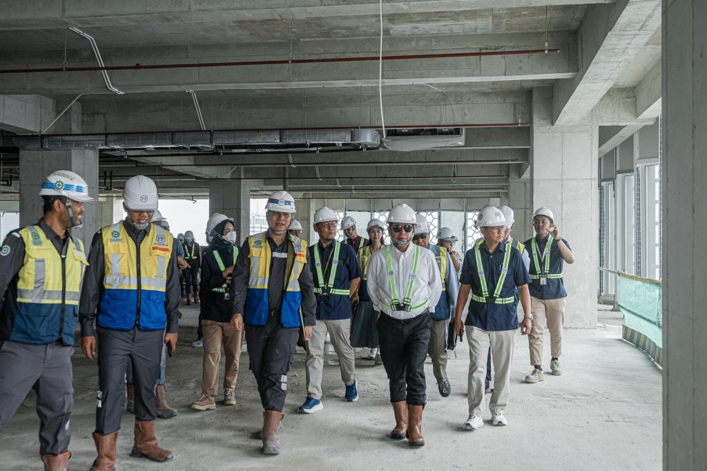 Direktur Utama BSI Tinjau Pembangunan BSI Tower