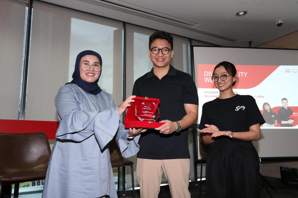 Generali Dukung Teman Difabel Jadi Barista