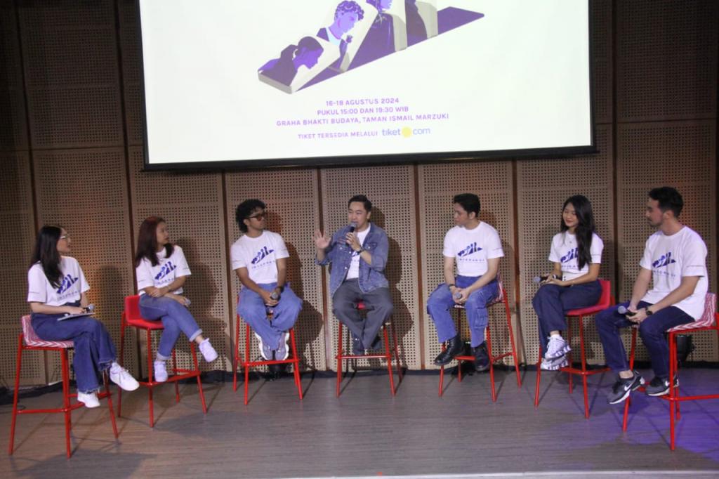 Jelang Pertunjukan Teater Musikal Interaksi