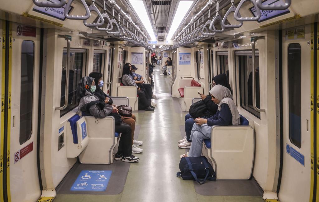 Kereta Khusus Wanita Dihari Kerja