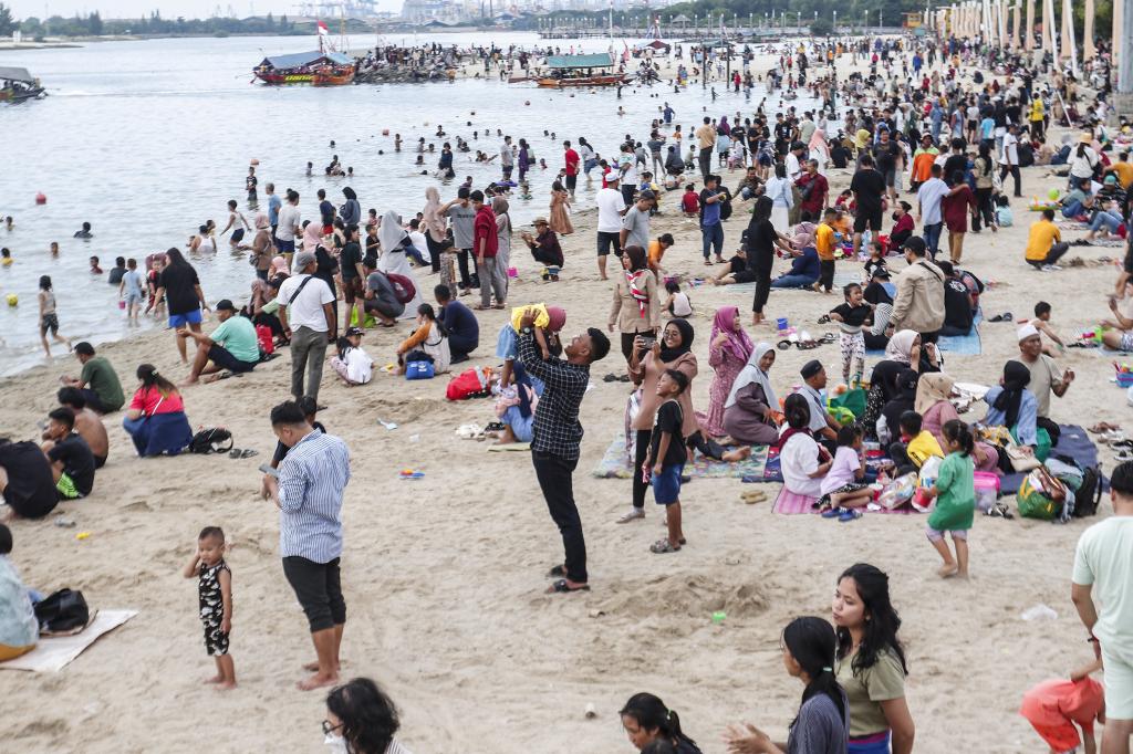 Liburan Lebaran di Pantai Ancol