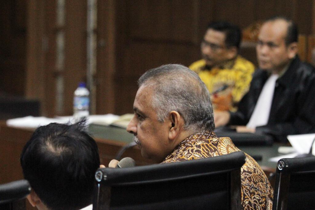 Mantan Bos PLN Bersaksi di Sidang Bowo Mantan Bos PLN Bersaksi di Sidang Bowo