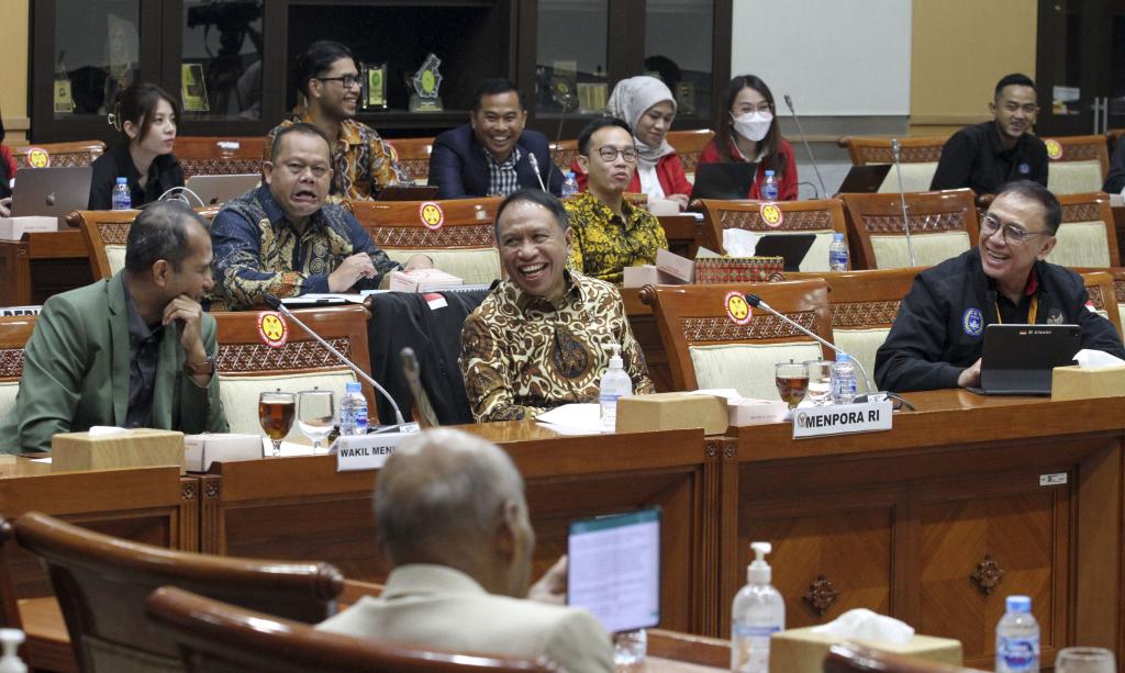 Menpora, Wamenkumham dan PSSI Raker dengan DPR