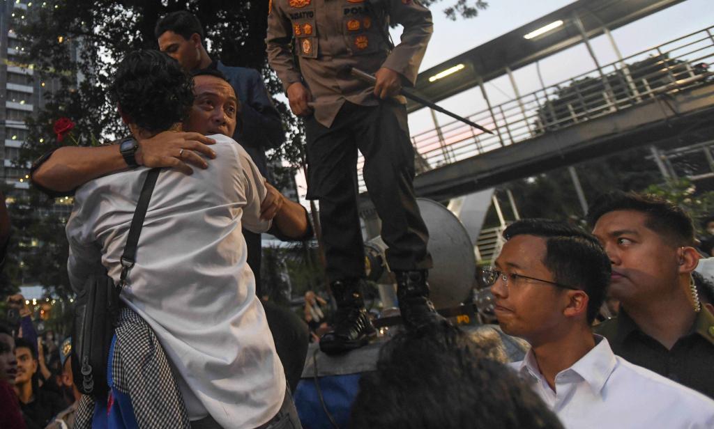 Mensesneg Temui Mahasiswa Aksi Indonesia Gelap