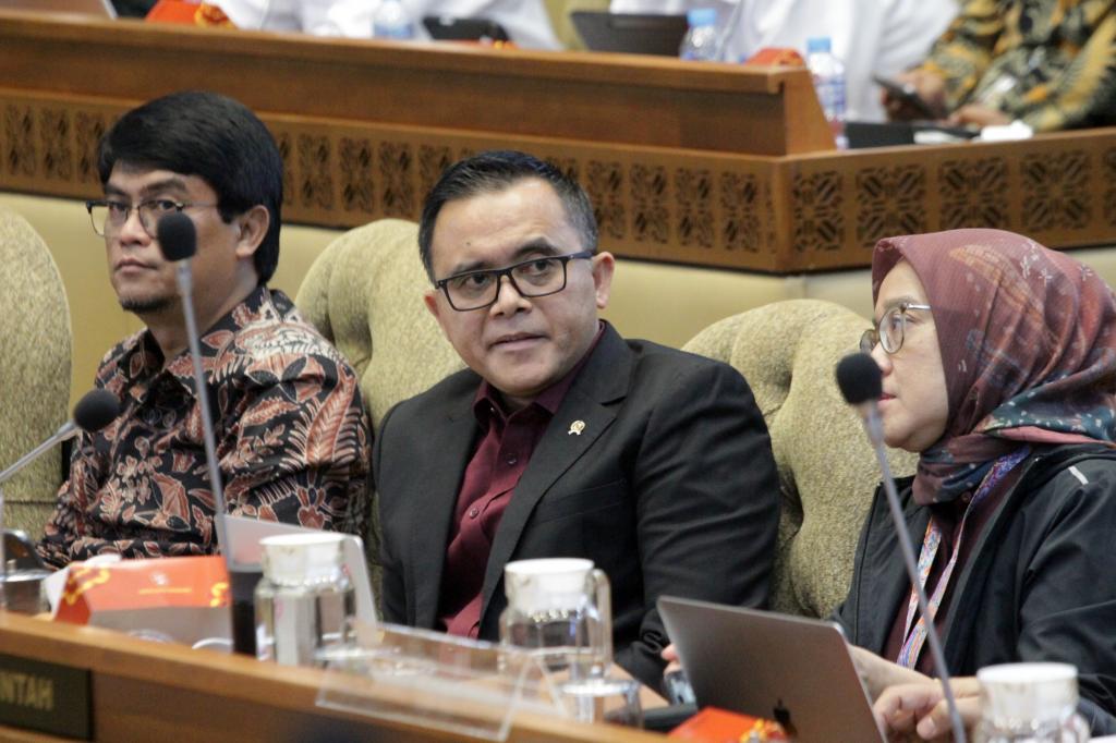 Menteri PAN-RB Raker Dengan DPR