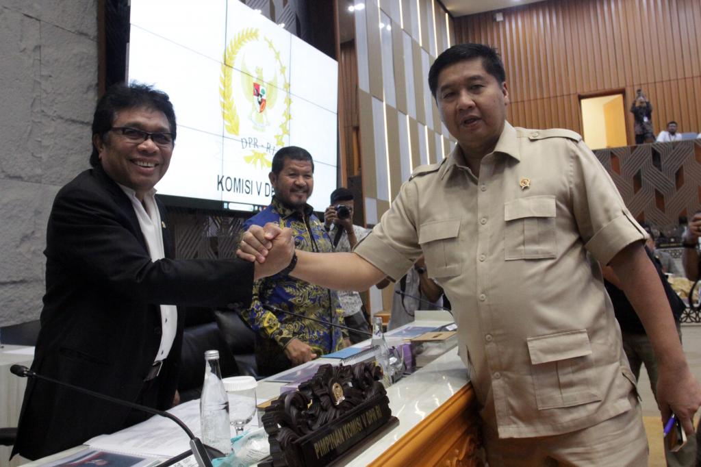 Menteri PKP Raker Dengan DPR Bahas Program 3 Juta Rumah