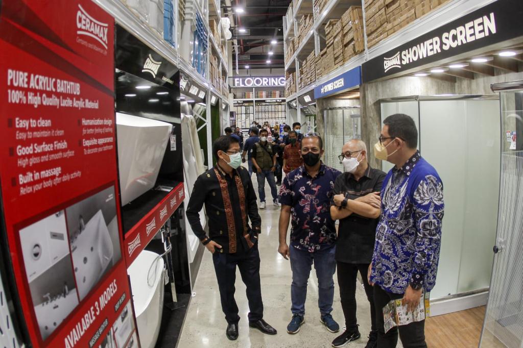 Mitra10 Perkuat Pasar Di Batam