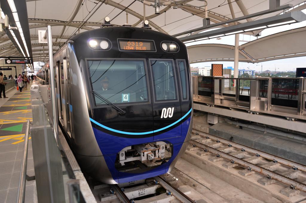 MRT Malam Tahun Baru Operasi Sampai Pagi