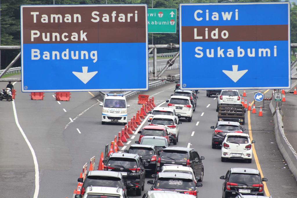 One Way Kawasan Puncak Saat Libur Lebaran