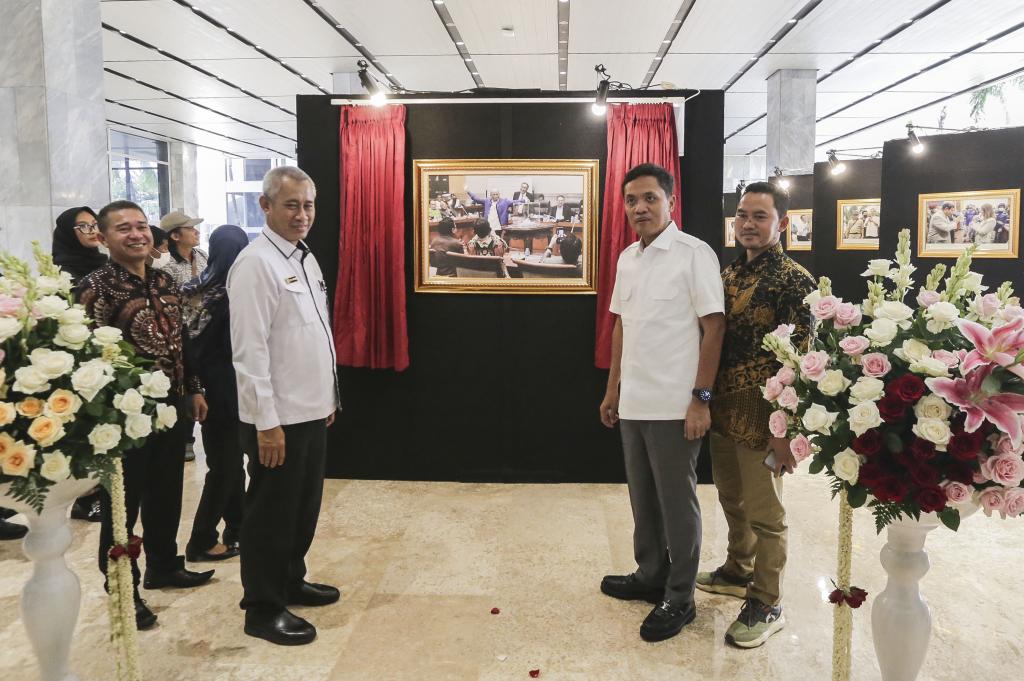 Pameran Foto Parlemen Moderen Untuk Indonesia