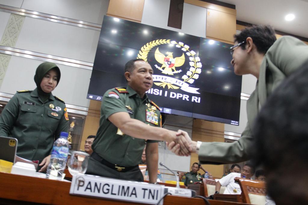 Panglima TNI Dan Wamenhan Raket Dengan DPR
