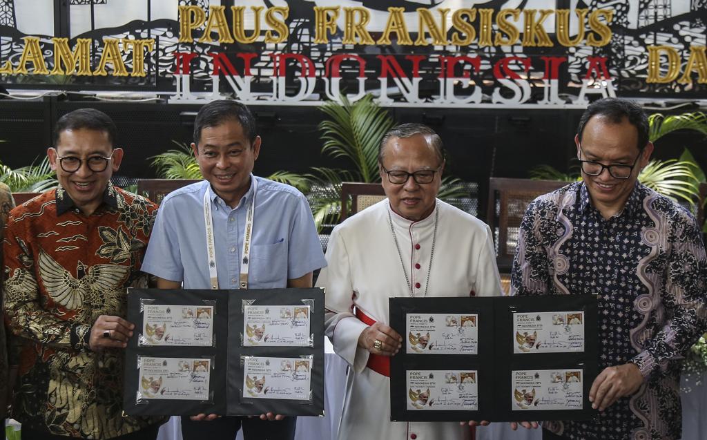 Peluncuran Prangko Paus Fransiskus