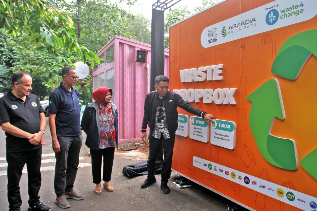 Peluncuran Waste Dropbox