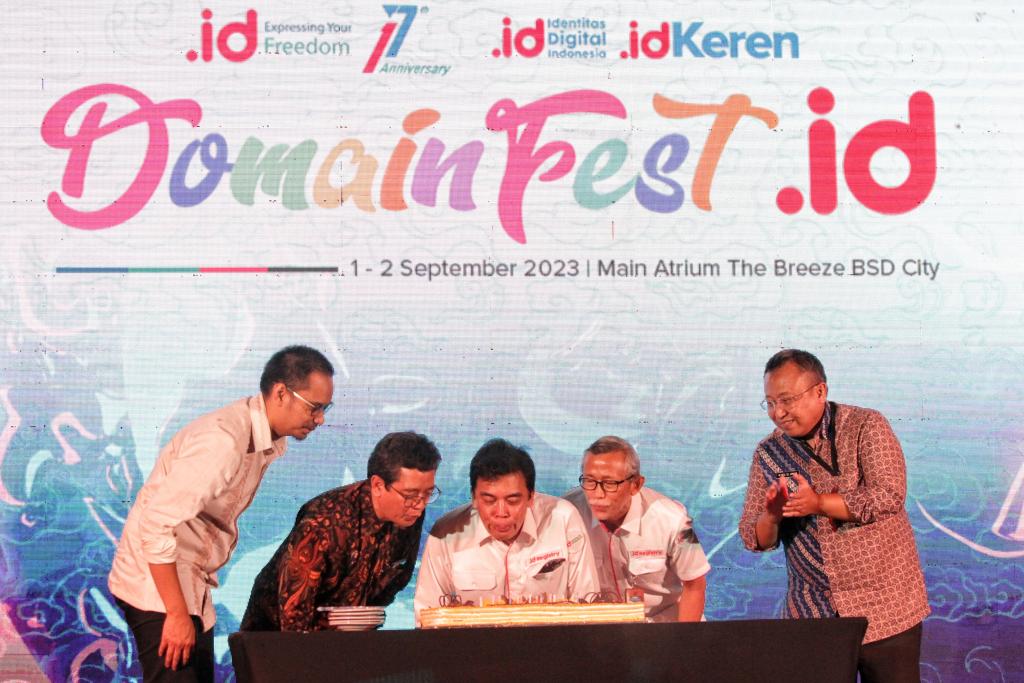 Pencanangan .id Sebagai Identitas Digital Nasional