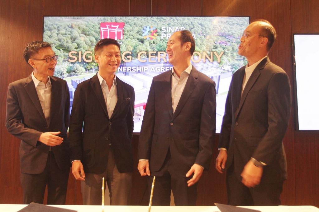 Pengembangan Pusat Data