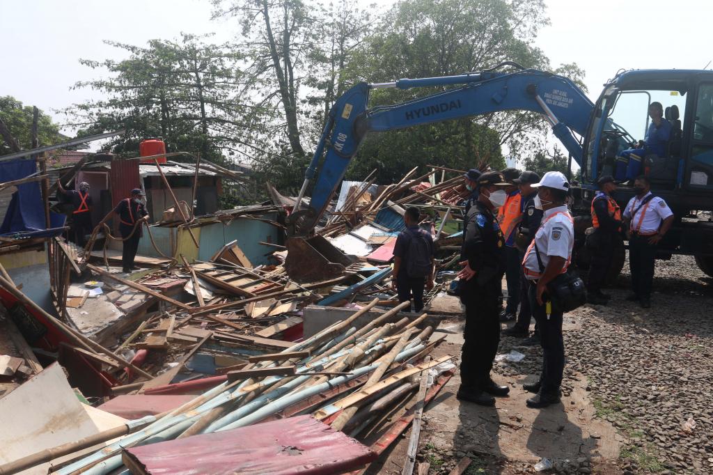 Penggusuran Lokalisasi Gunung Antang
