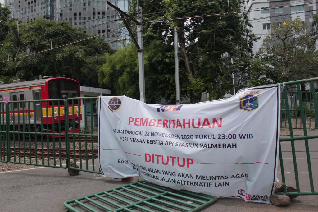Penutupan Perlintasan Kereta Api Sebidang di Stasiun Palmerah