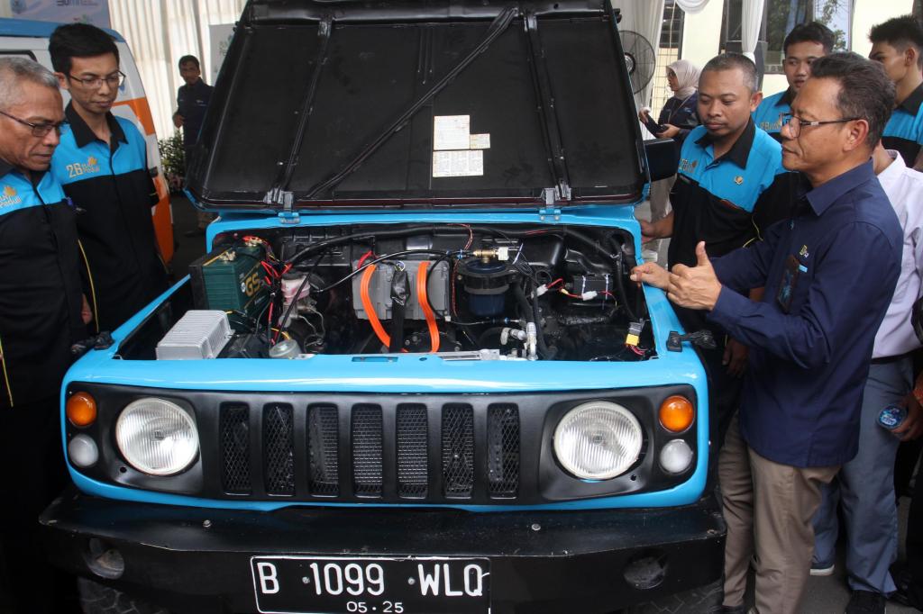 PLN Disjaya Meluncurkan Konvensi Mobil Listrik Di SMK 26 Jakarta