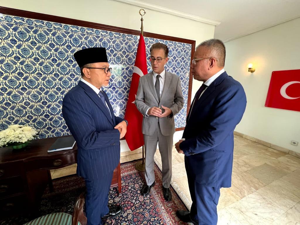 Sambangi Kedubes Turki di Jakarta, Zulhas: Indonesia Siap Bantu ...