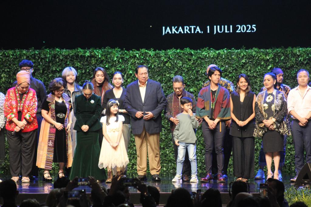 SBY Luncurkan Video Save Our World