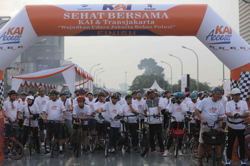 Sehat Bersama KAI Dan Transjakarta