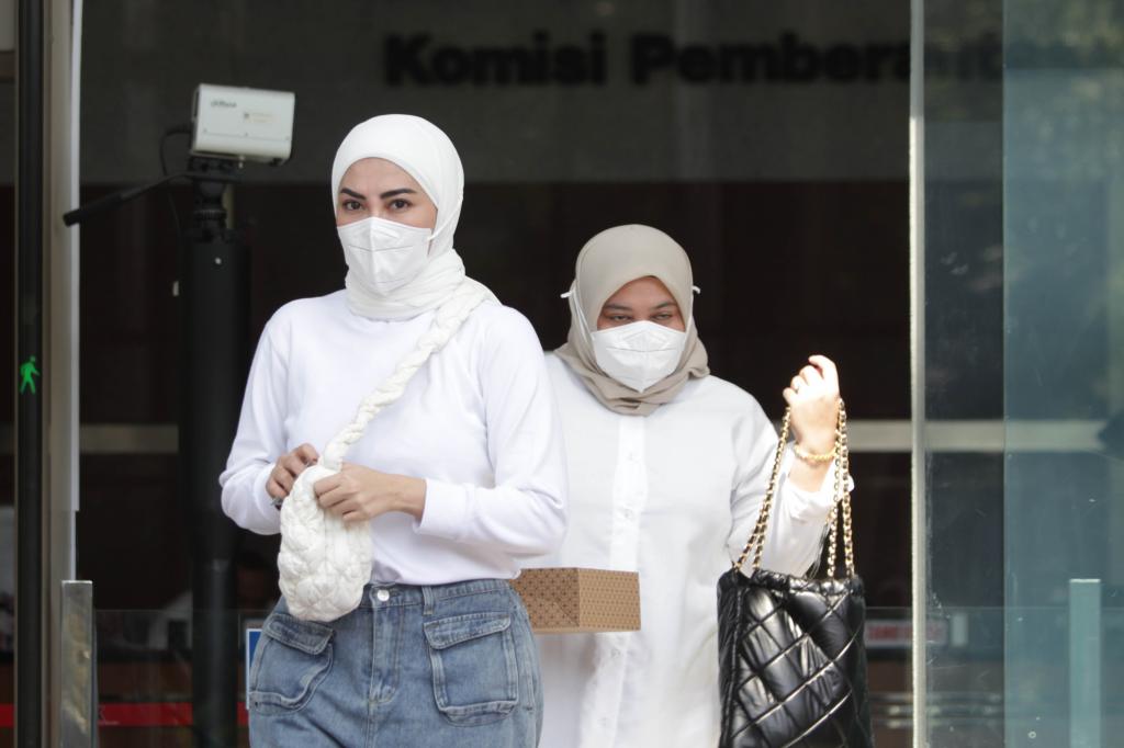 Selebgram Riris Riska Jalani Pemeriksaan KPK